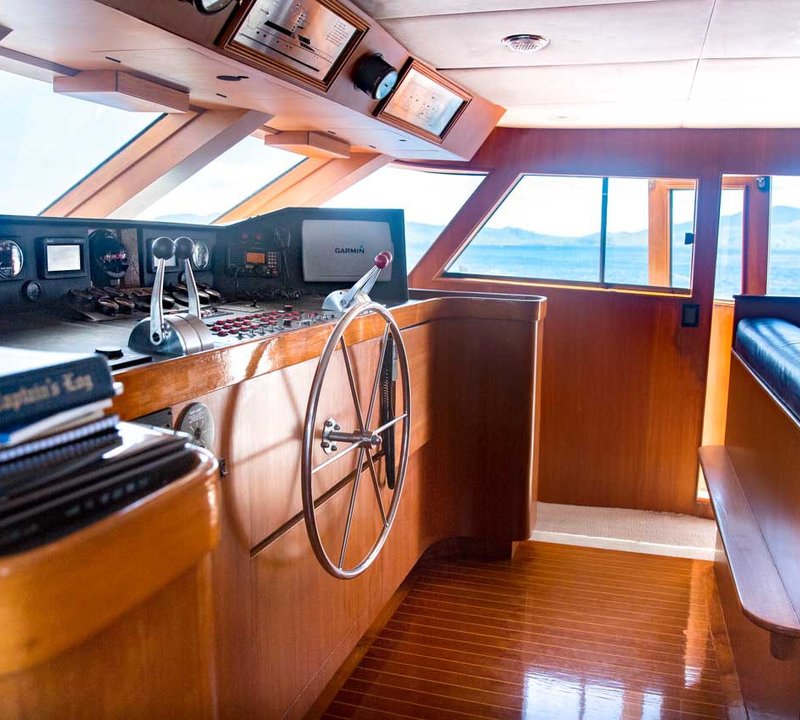 PIXEL Yacht Charter Details, Cheoy Lee | CHARTERWORLD Luxury Superyachts
